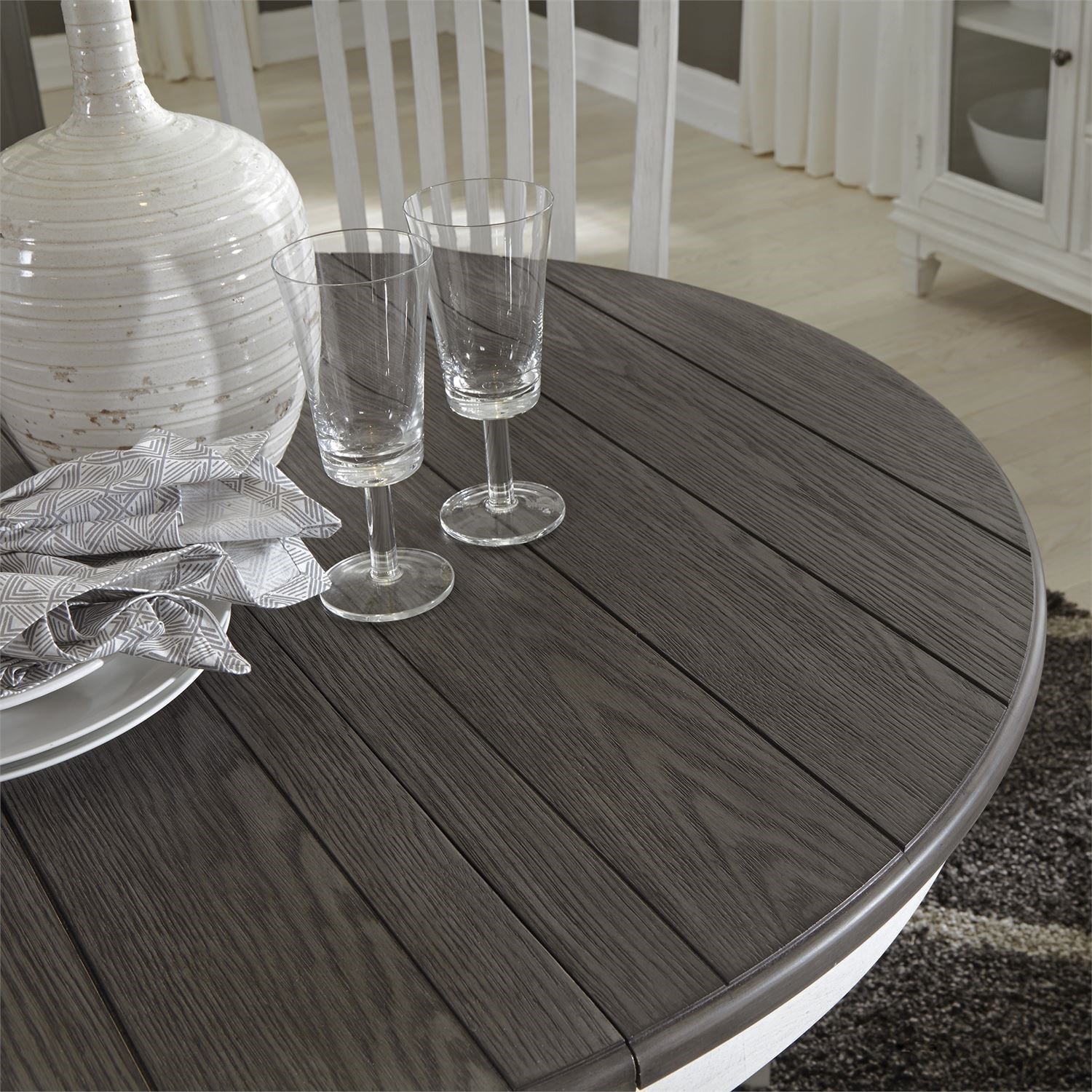 Liberty Furniture Allyson Park Cottage Pedestal Round Table with Leaf ...